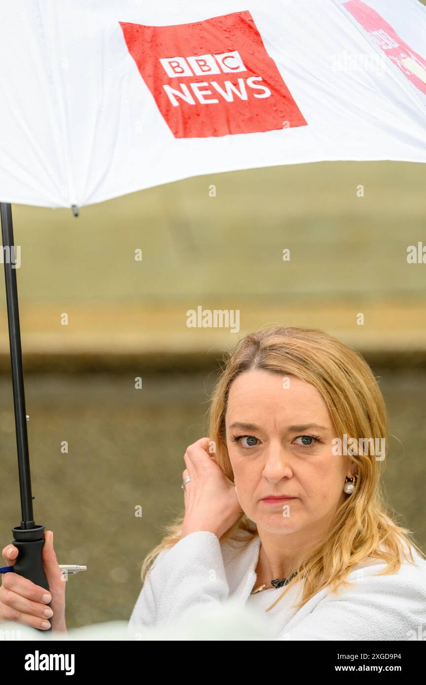 Laura Kuenssberg – politische Moderatorin der BBC – in der Downing ...