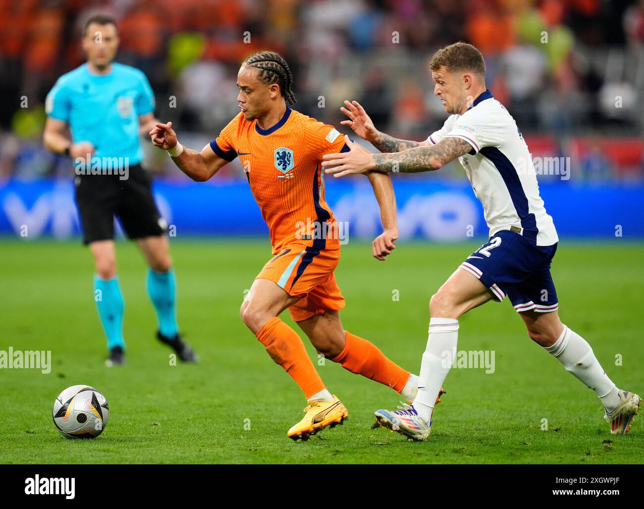Der Niederländer Xavi Simons (links) und der Engländer Kieran Trippier ...