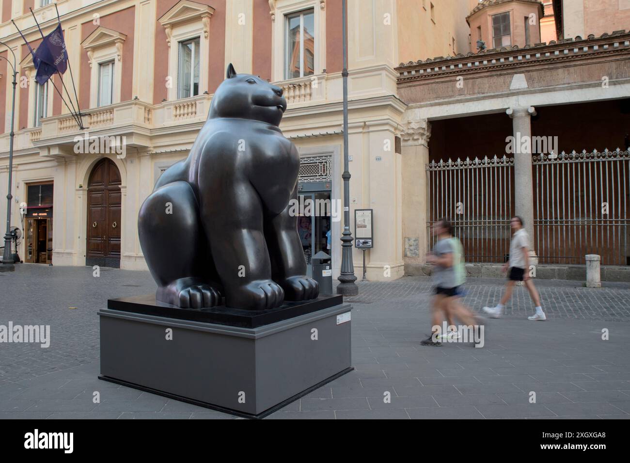 Rom, Italien. Juli 2024. Das Werk ''˜Cat' des Künstlers Fernando Botero ...