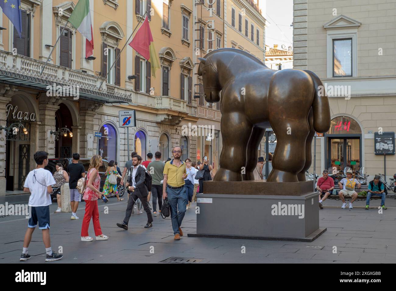 Rom, Italien. Juli 2024. Das Werk „Pferd mit Zaumzeug“ des Künstlers ...