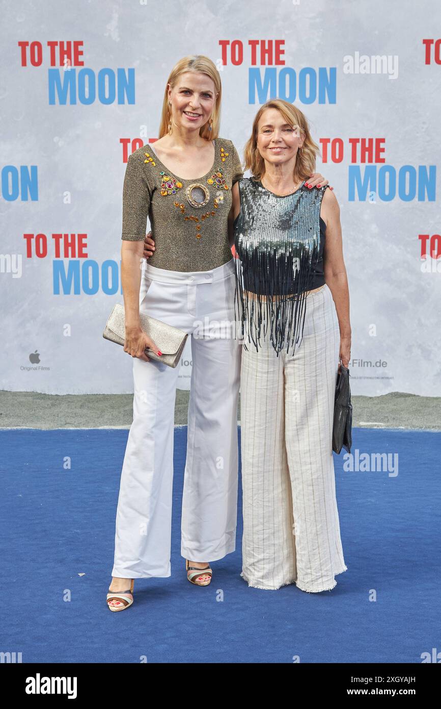 Tanja Buelter und Tina Ruland - Kinopremiere von ZUM MOND im Zoo Palast ...