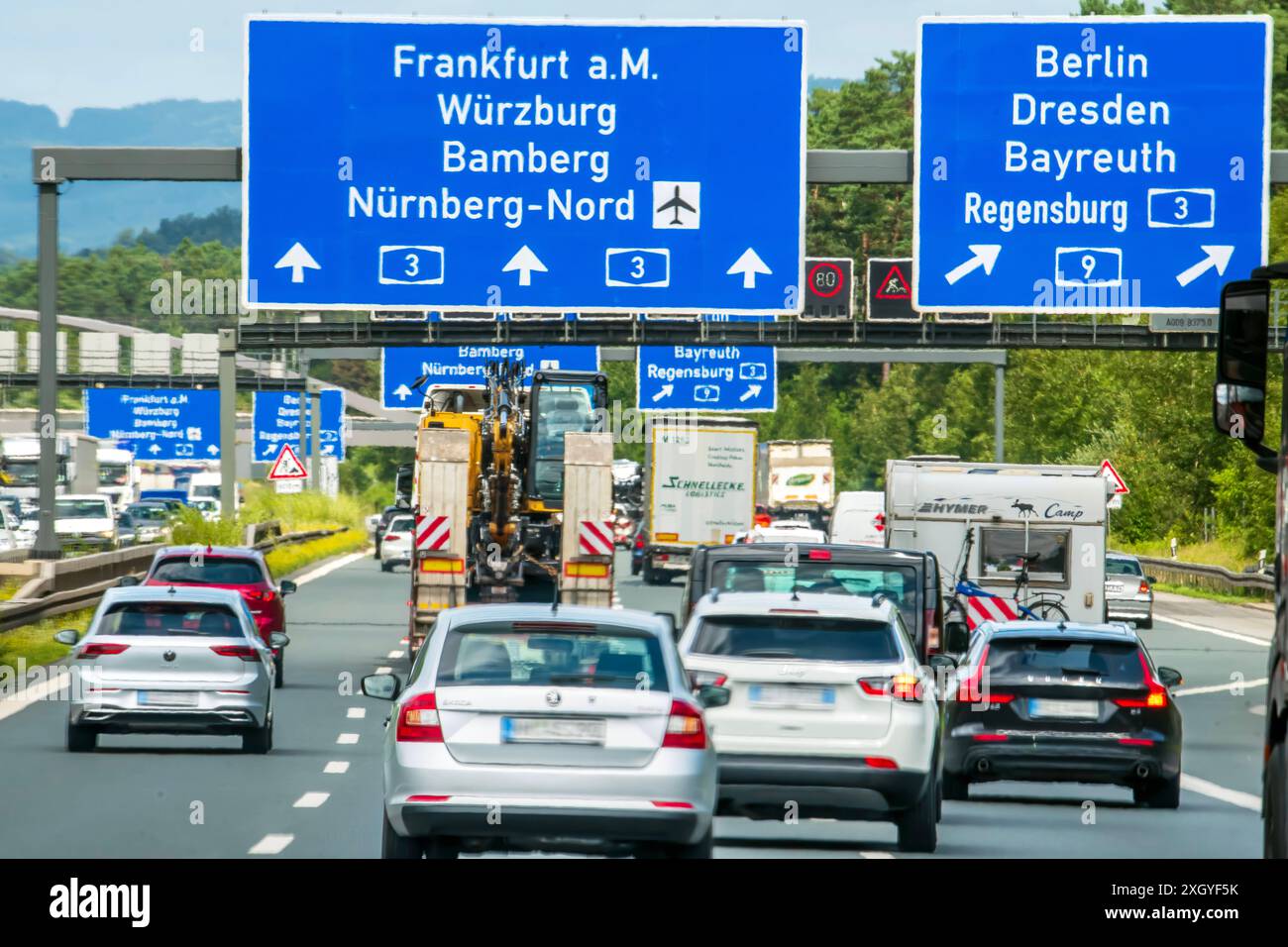 Autobahnkreuz Nürnberg, die A9 biegt ab Richtung Berlin, Juli 2024 ...