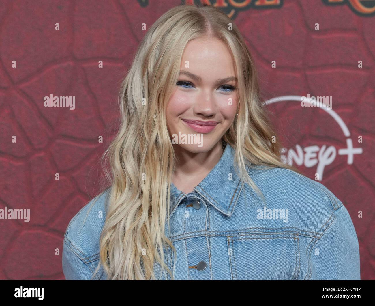 Freya Skye kommt bei Disney's DESENDANTS: THE RISE OF RED World ...