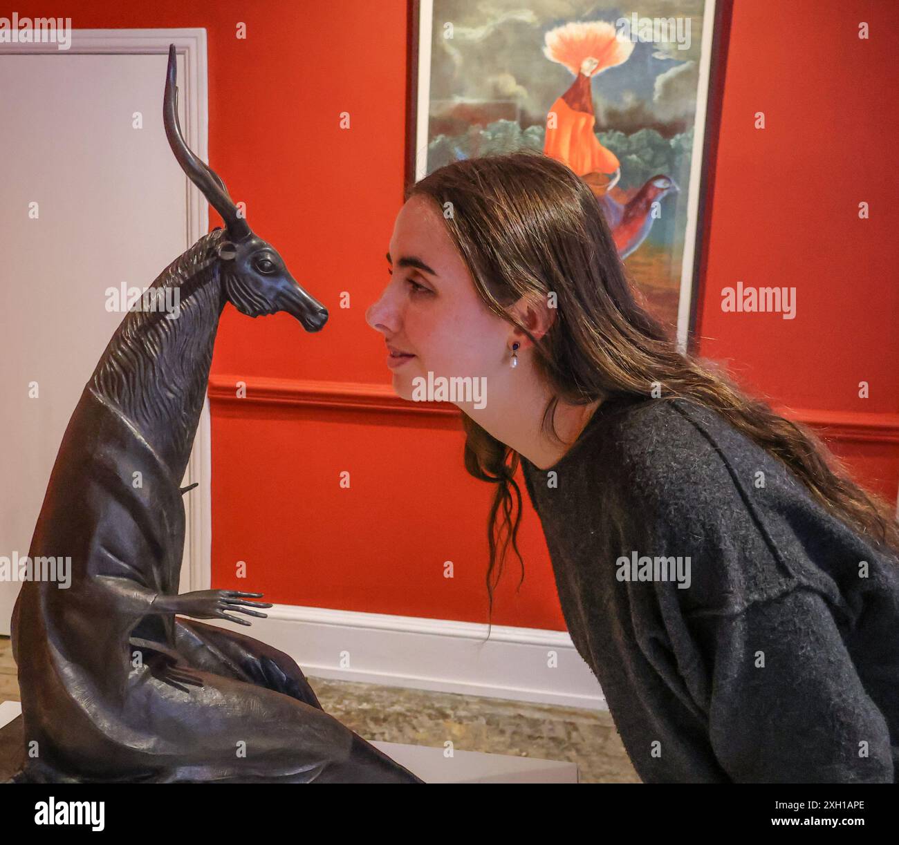 Petworth, West Sussex, Großbritannien. Juli 2024. (Zurück) Porträt der ...