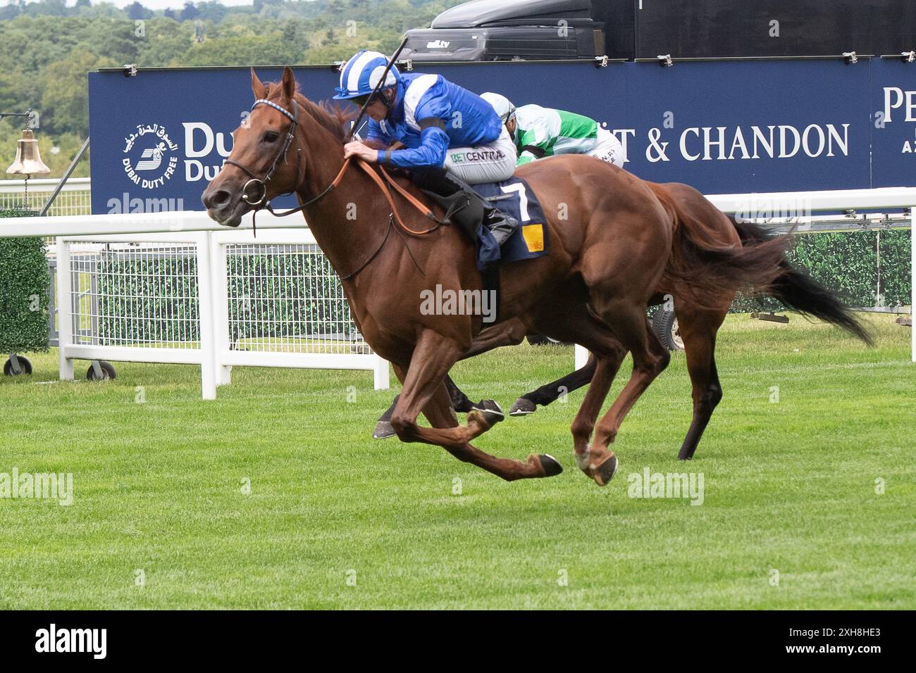 Ascot, Großbritannien. Juli 2024. Horse Ya Hafhd, geritten von Jockey ...