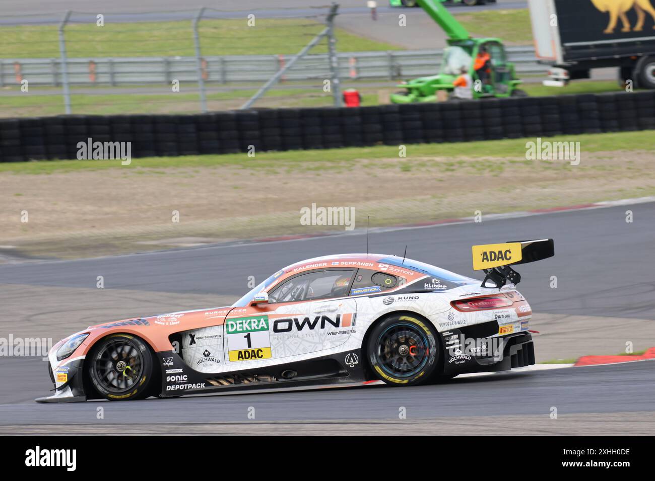 Tom Kalender (Hamm/Sieg) / Elias Seppaenen (FIN), #1, Mercedes-AMG GT3 ...