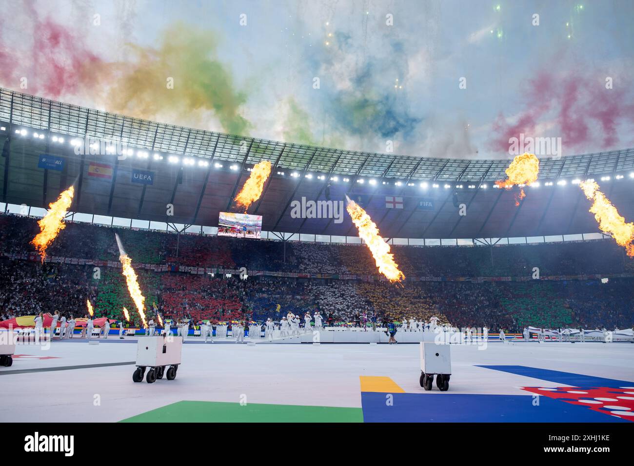 Leony (Saengerin Leonie Burger) mit One Republic und Meduza performt ...