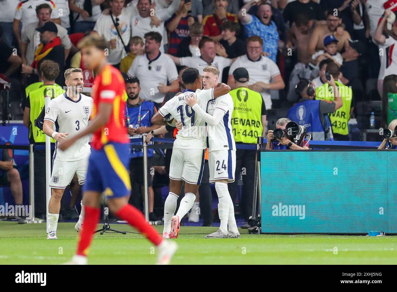 England-Stürmer Cole Palmer (Chelsea) erzielt ein TOR 1-1 und feiert am ...