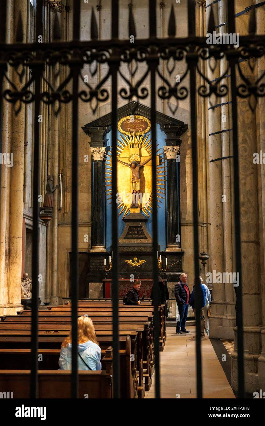 Gero crucifix kölner dom -Fotos und -Bildmaterial in hoher Auflösung – Alamy