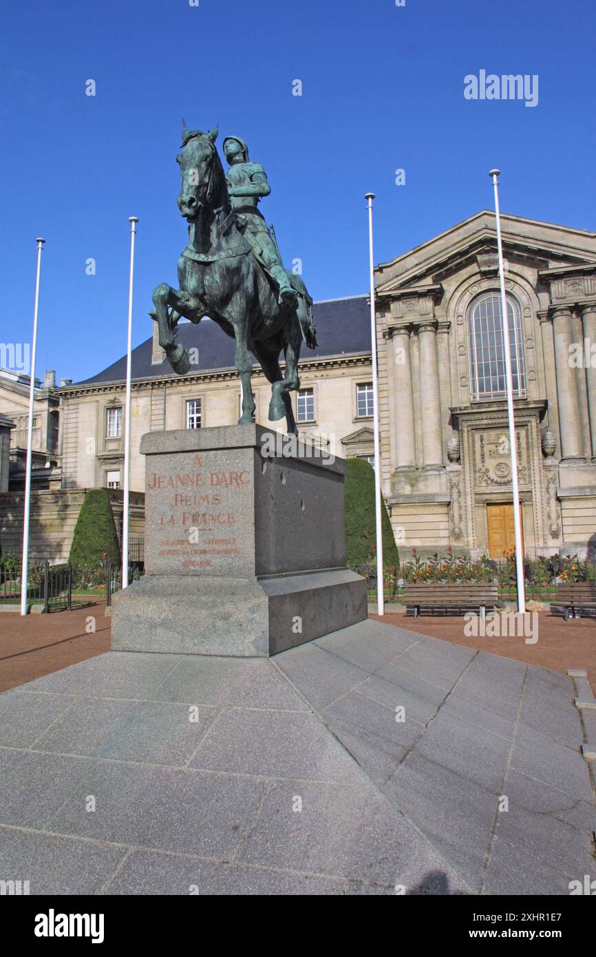 Joan darc pferd statue -Fotos und -Bildmaterial in hoher Auflösung – Alamy