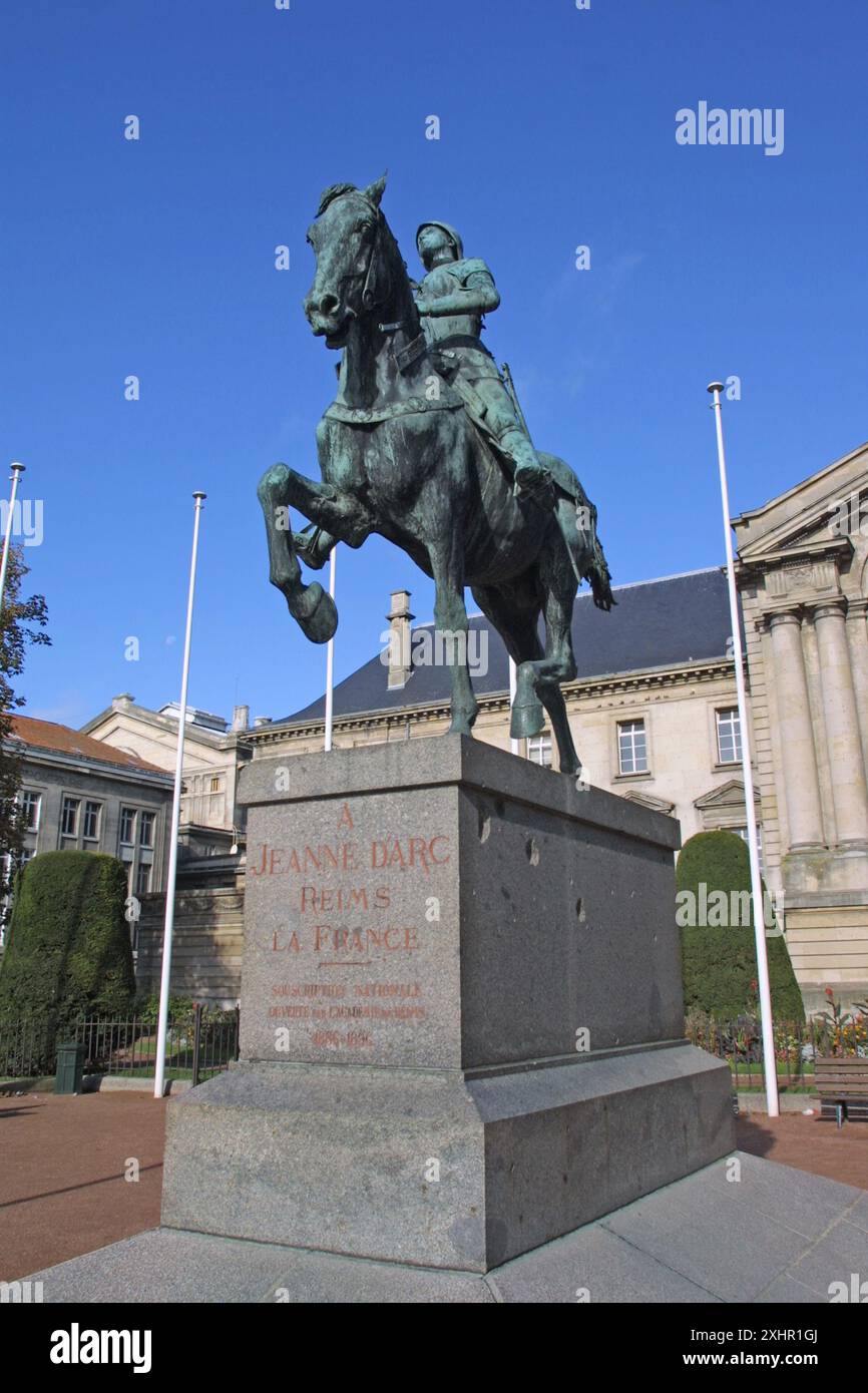 Joan darc pferd statue -Fotos und -Bildmaterial in hoher Auflösung – Alamy