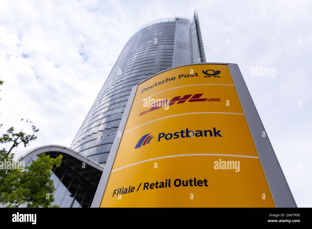 Konzernzentrale der Deutschen Post AG - DHL Group in Bonn Hauptsitz der ...