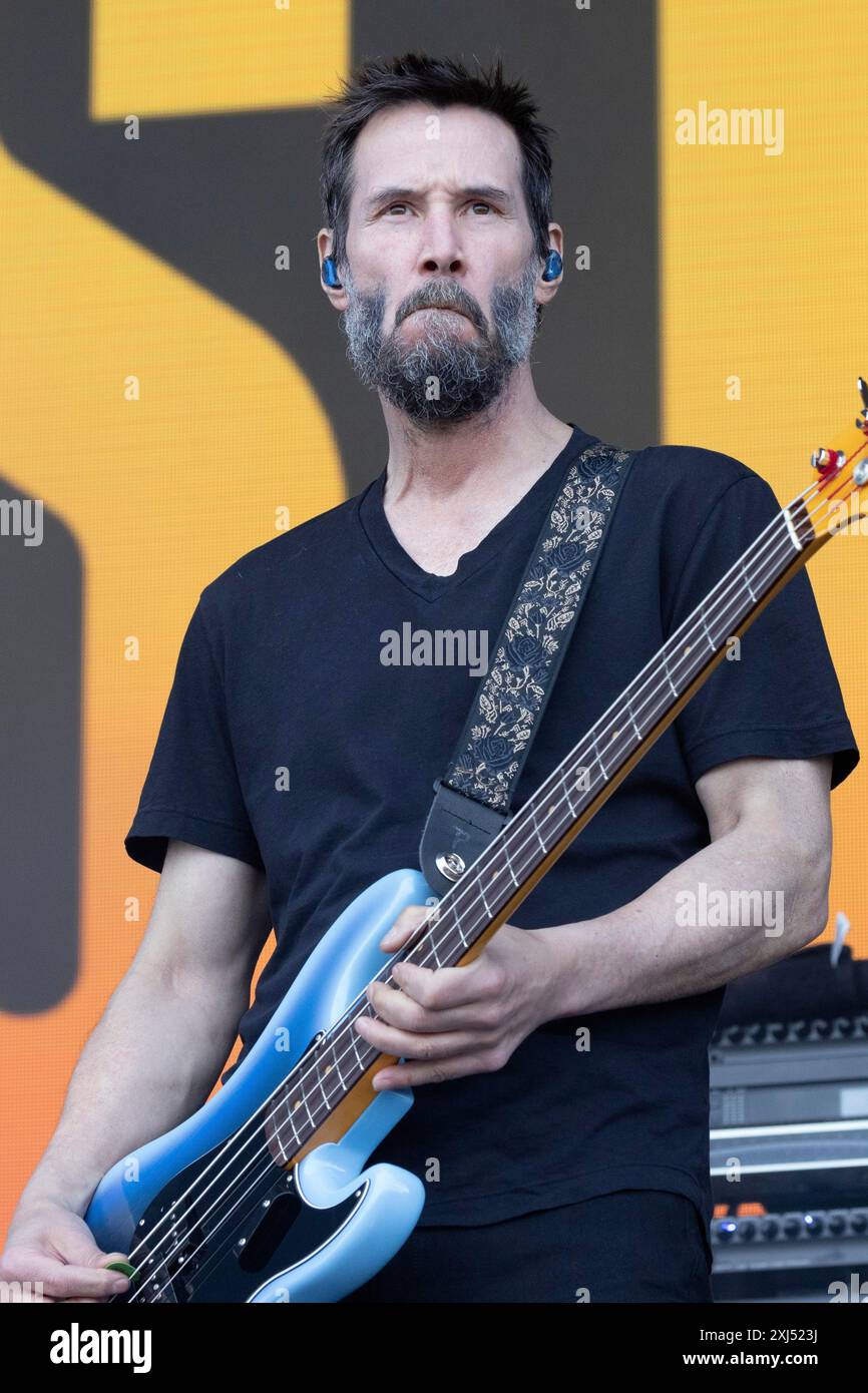 Adenau, Deutschland, 8,6.2024: Dogstar (Bass, Keanu Reeves) spielt im ...