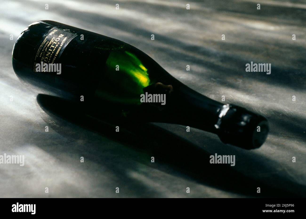 Bollinger champagne -Fotos und -Bildmaterial in hoher Auflösung – Alamy
