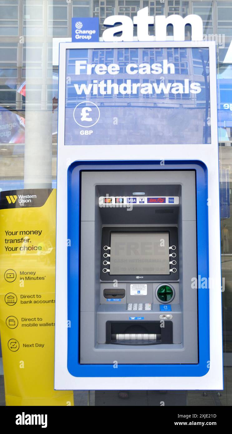 London england uk atm cash -Fotos und -Bildmaterial in hoher Auflösung ...