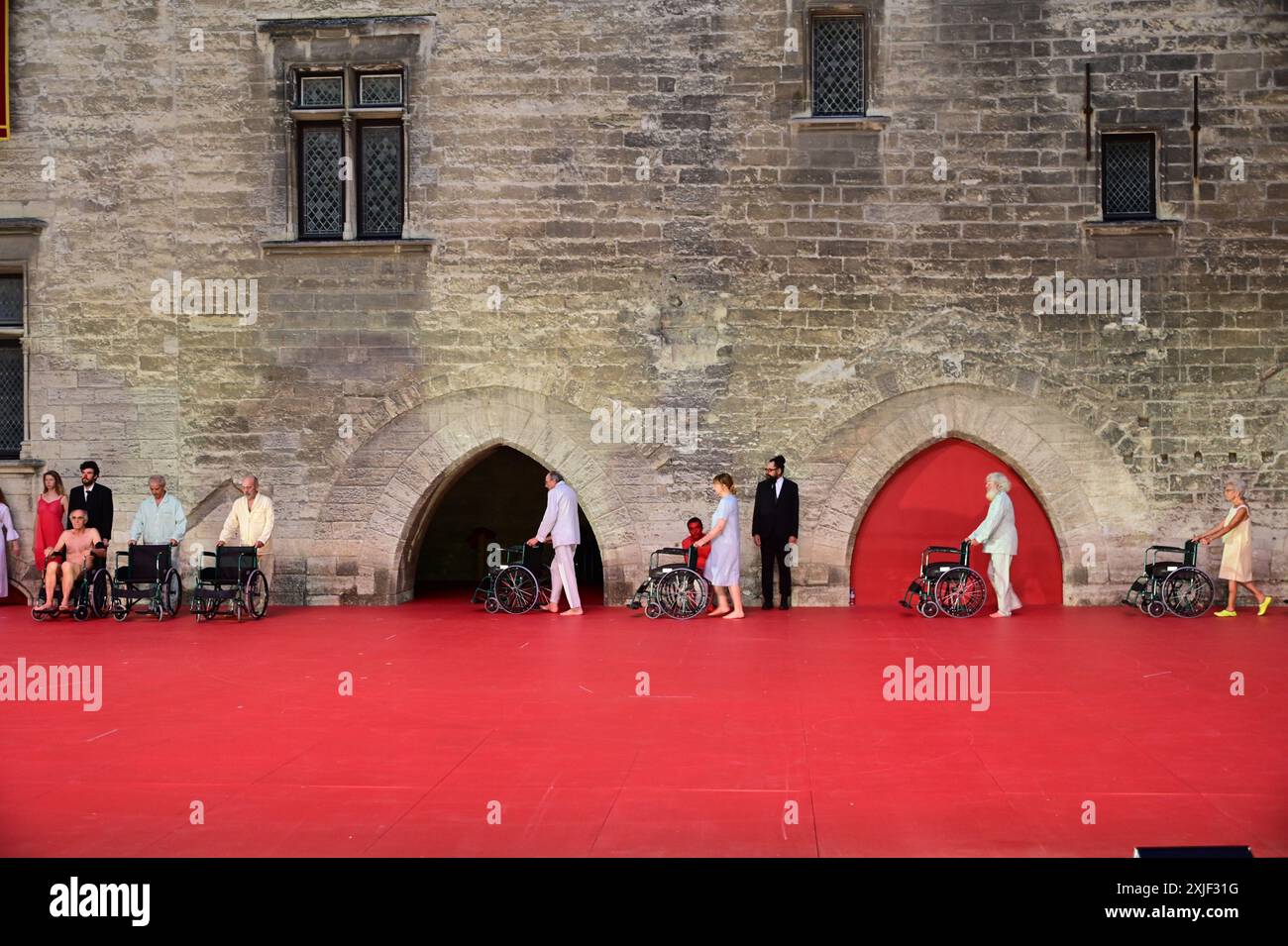 Festival d'Avignon 2024 'Damön. El Funeral Bergman'by Angélica Liddell, aufgeführt im Haupthof ...