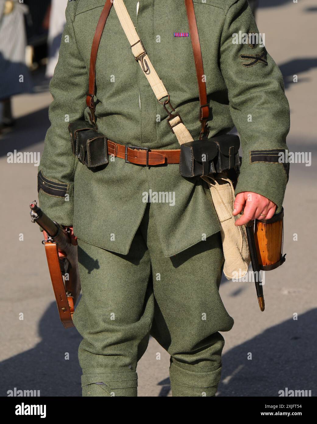 Vicenza, VI., Italien - 12. Mai 2024: Alte italienische Militäruniform ...