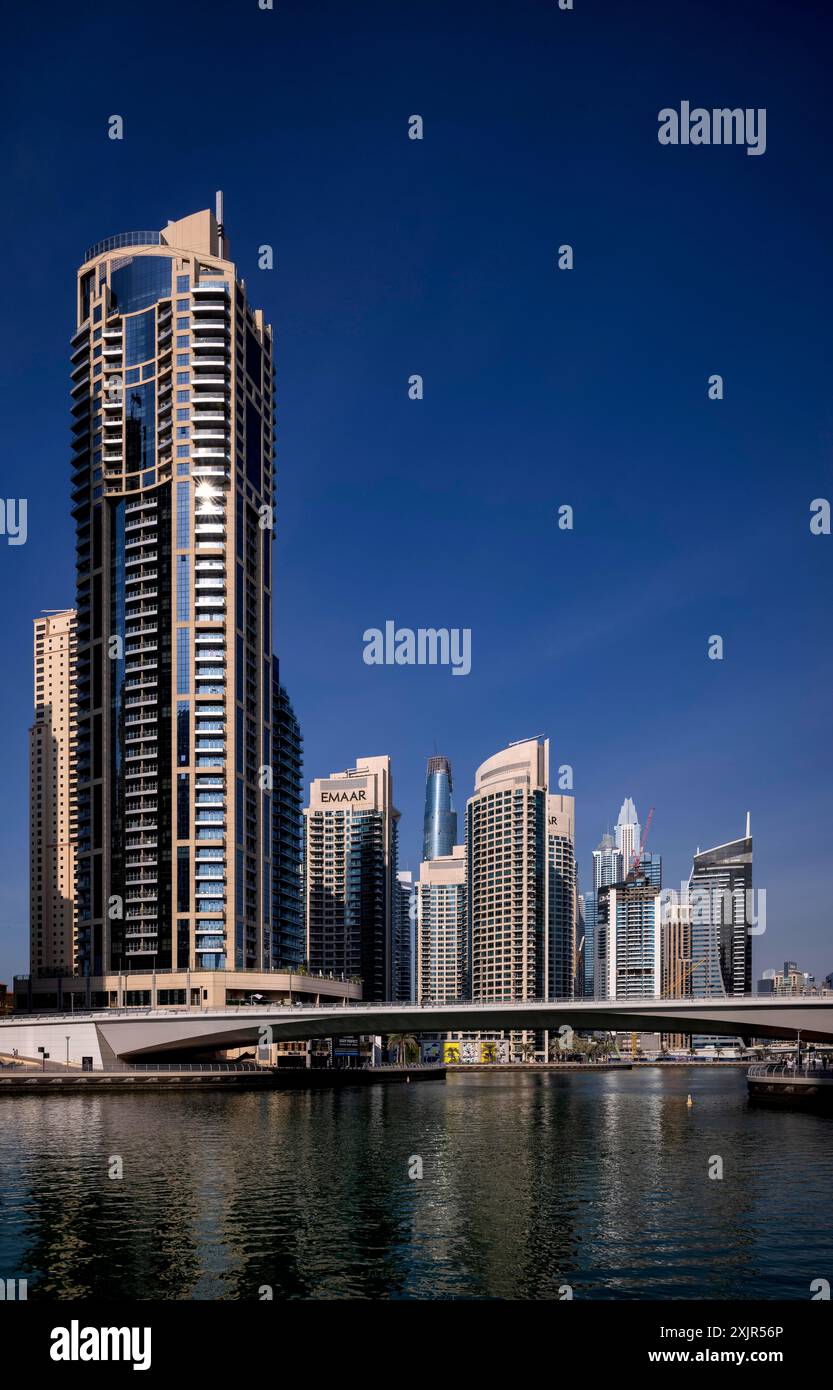 Corporate skyline -Fotos und -Bildmaterial in hoher Auflösung – Alamy