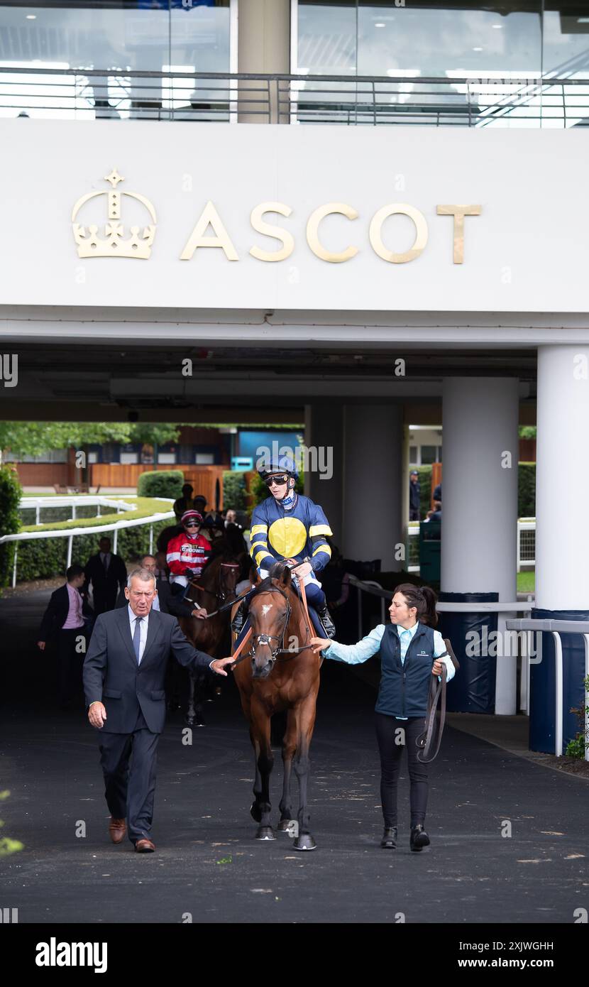 Ascot, Berkshire, Großbritannien. Juli. 2024. Horse Flash Bardot, geritten von Jockey David ...