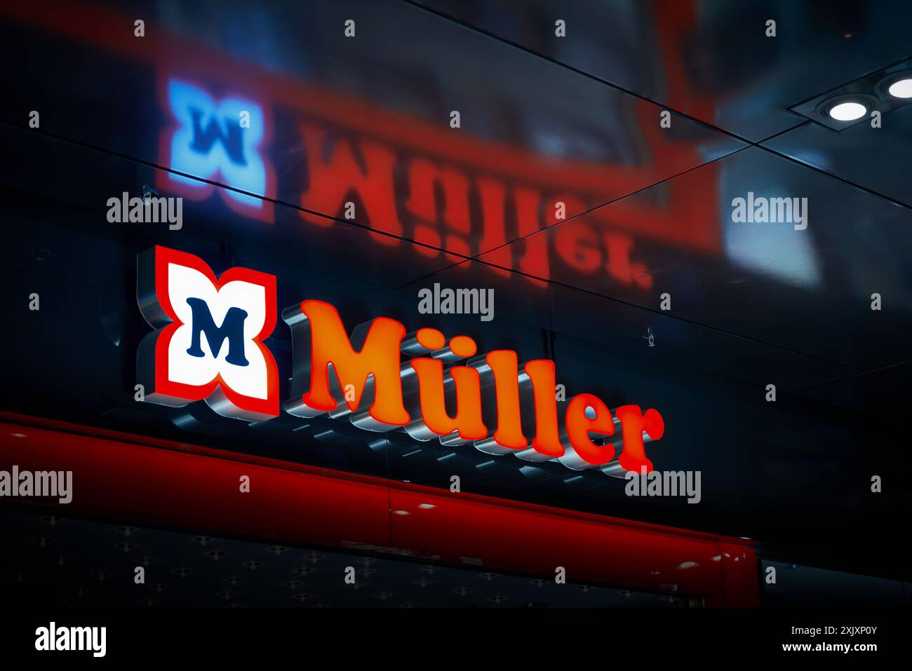 Muller logo -Fotos und -Bildmaterial in hoher Auflösung – Alamy