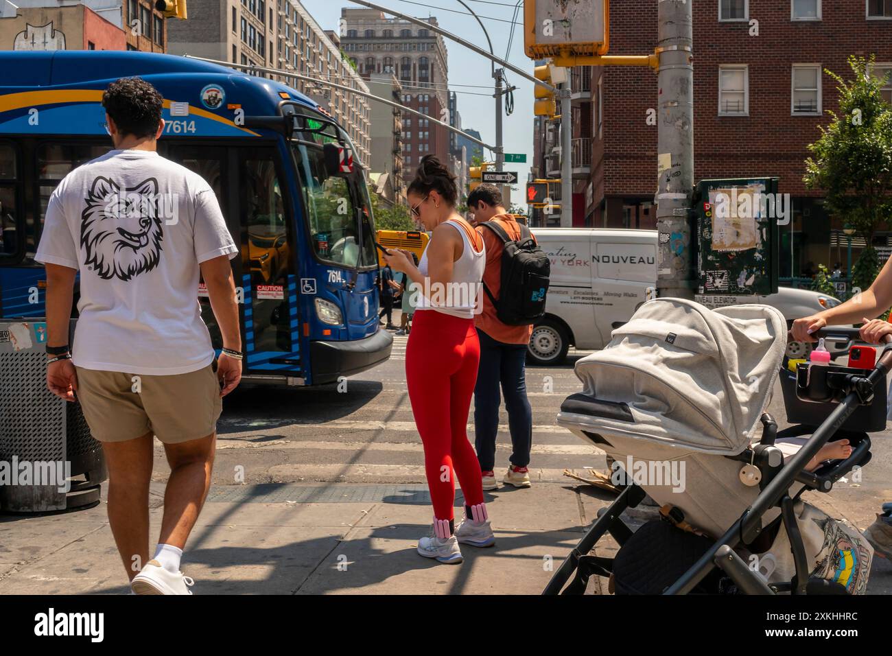 Während der jüngsten Hitzewelle in Chelsea in New York am Mittwoch, den ...