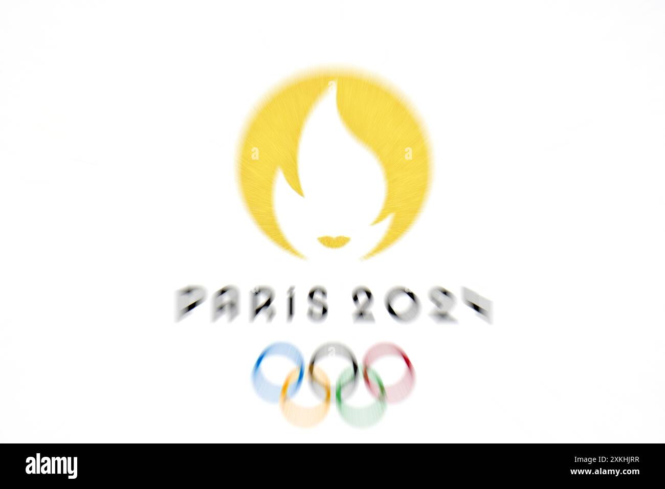 In dieser Abbildung ist das Logo der Olympischen Spiele 2024 in Paris auf einem Poster zu sehen ...