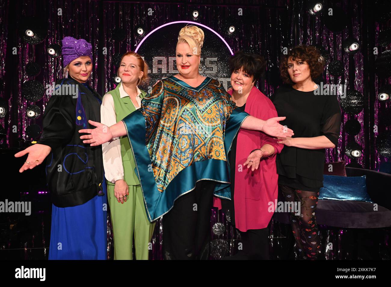 Die Nowak, l-r, Laura Brümmer, Daphne de Luxe, Ingrid Kühne und Patti ...