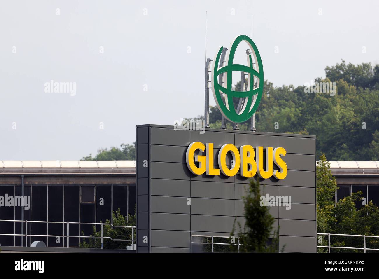 Die GLOBUS Filiale, Markthalle in Siegen an der Eiserfelder Straße mit ...