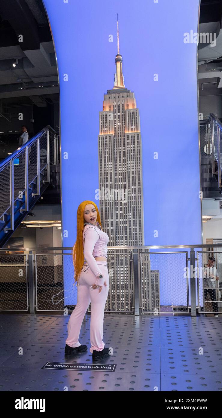 New York, Usa. Juli 2024. Ice Spice besucht das Empire State Building ...