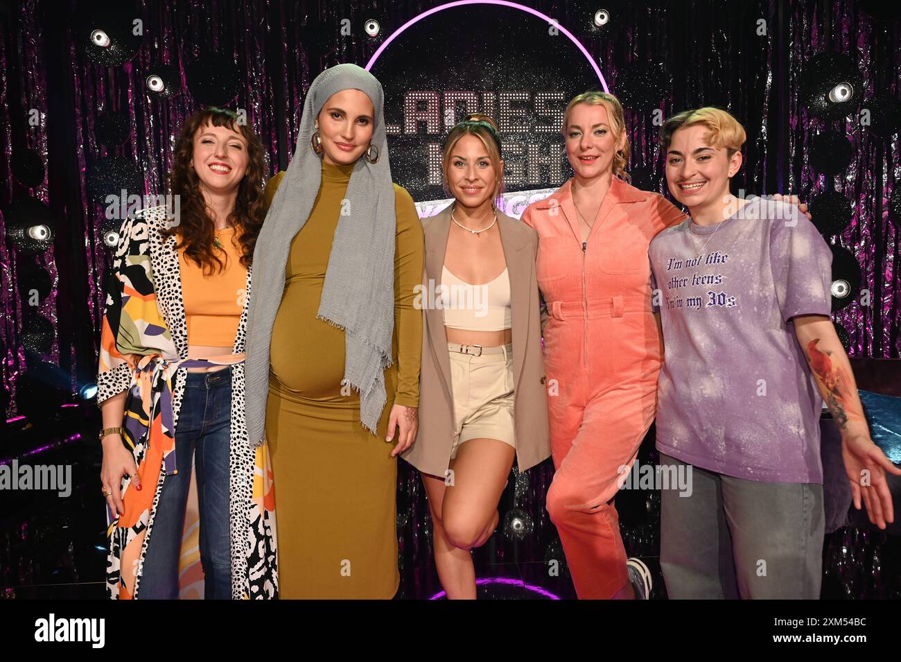 Giada Severini, l-r, Anissa Loucif, Negah Amiri, Kristina Bogansky und ...