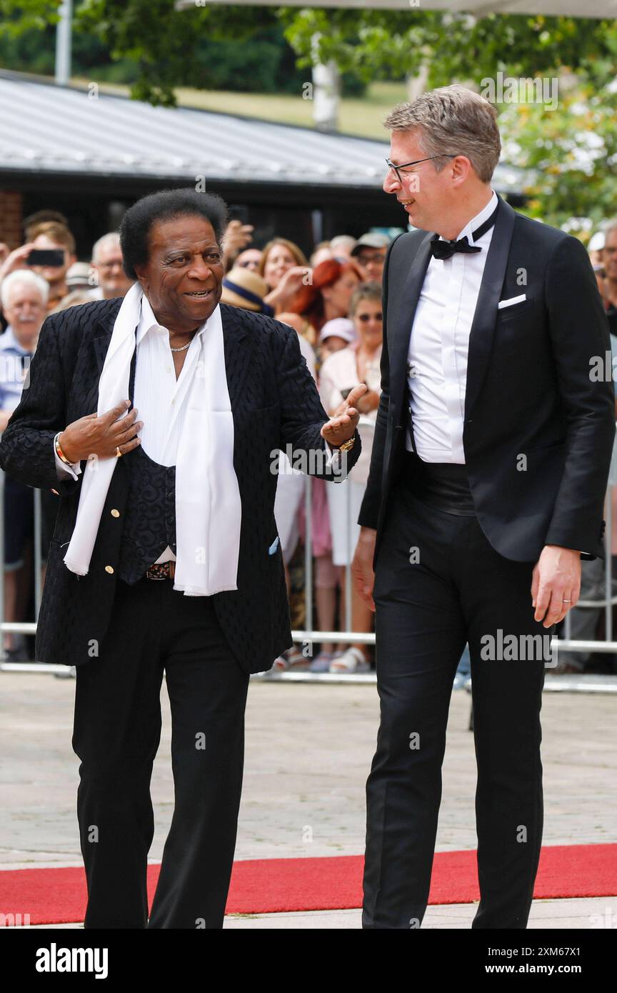 Roberto Blanco und Markus Blume bei der Eröffnung der 112. Richard ...