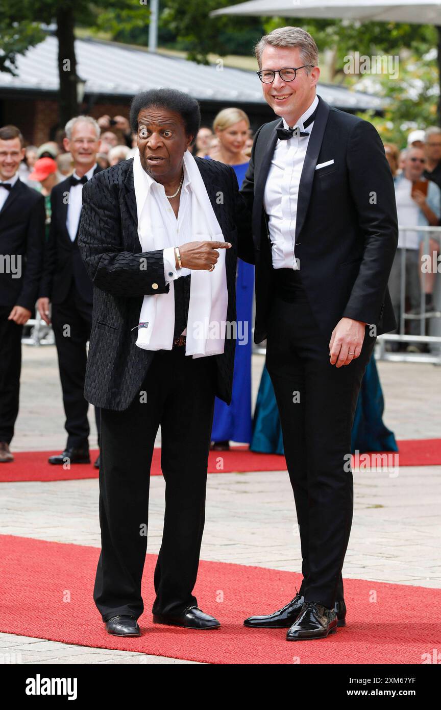 Roberto Blanco und Markus Blume bei der Eröffnung der 112. Richard ...