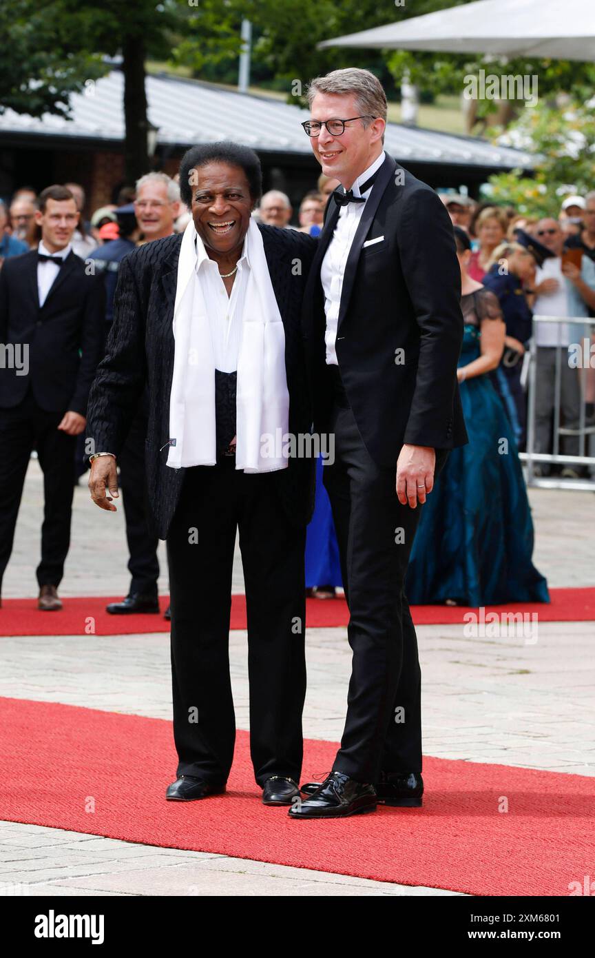 Roberto Blanco und Markus Blume bei der Eröffnung der 112. Richard ...