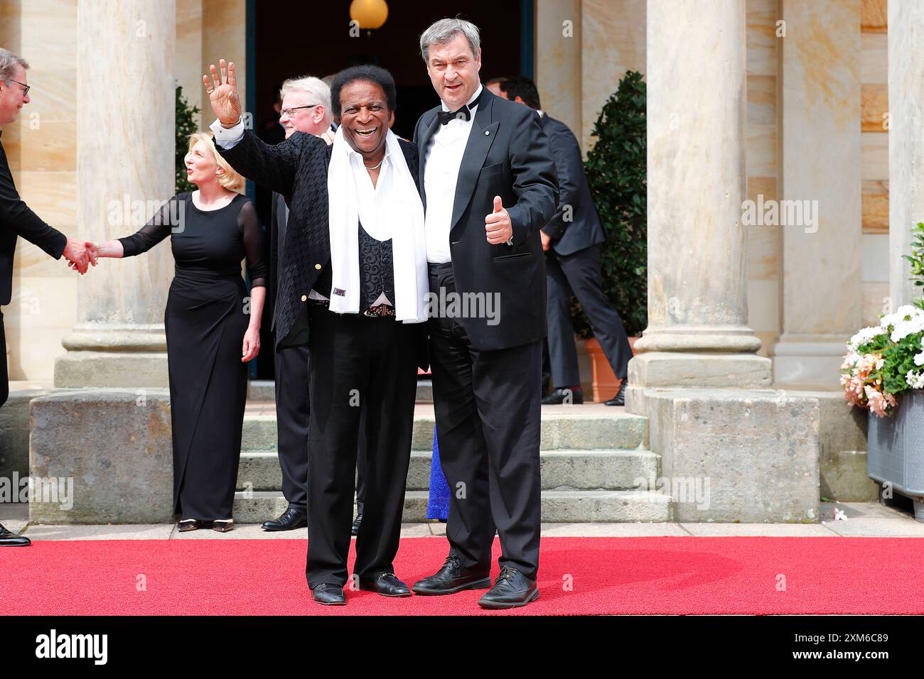 Roberto Blanco Schlagersänger und Dr. Markus Söder Ministerpräsident ...