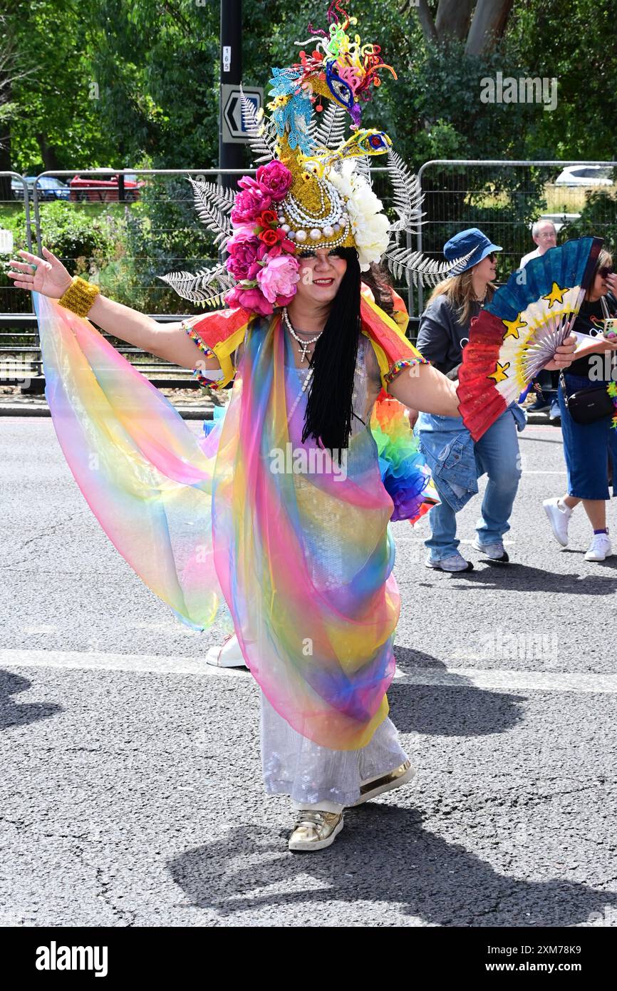 Gay pride parade 2024 -Fotos und -Bildmaterial in hoher Auflösung – Alamy
