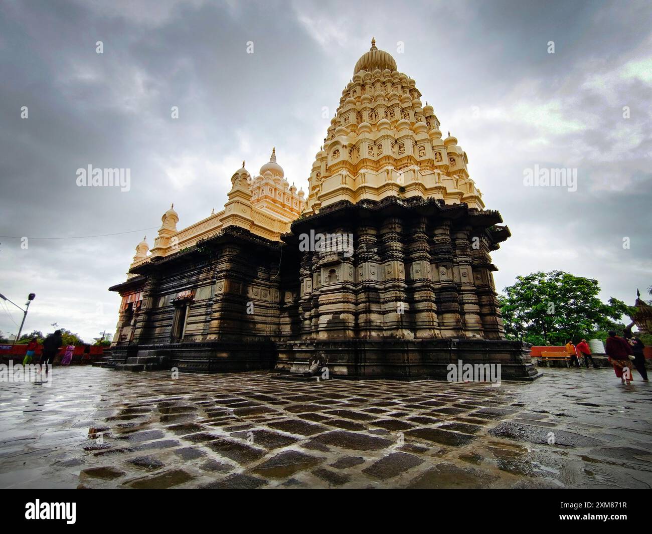 25-07-2024, Tempel des antiken Sangameshwar (Lord Shiva) in der Nähe ... 25-07-2024, Tempel des antiken Sangameshwar (Lord Shiva) in der Nähe ...