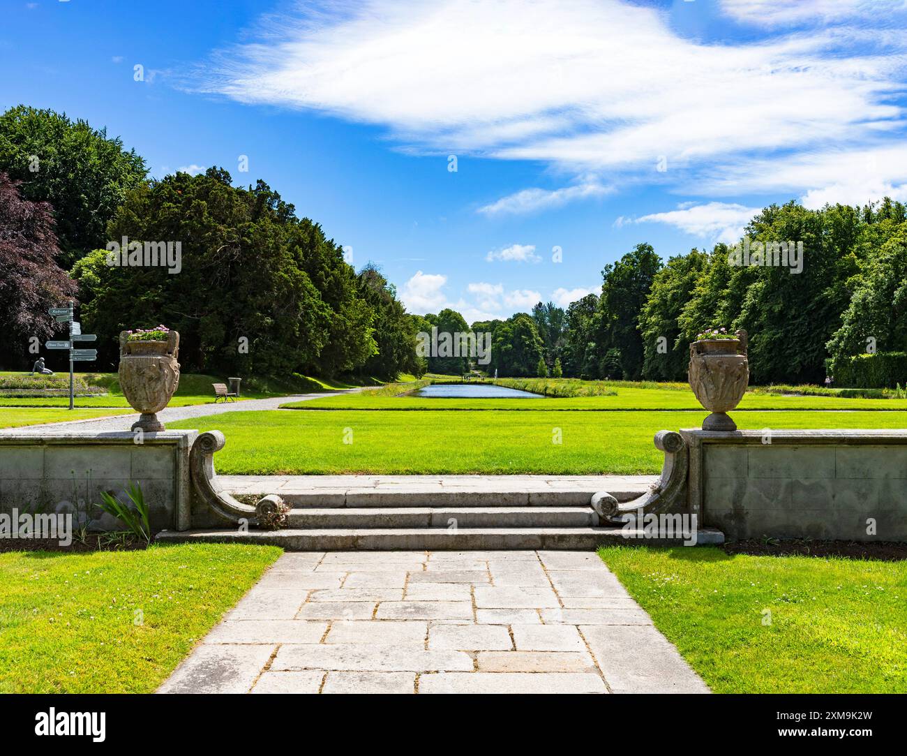 Kilruddery house gardens -Fotos und -Bildmaterial in hoher Auflösung ...