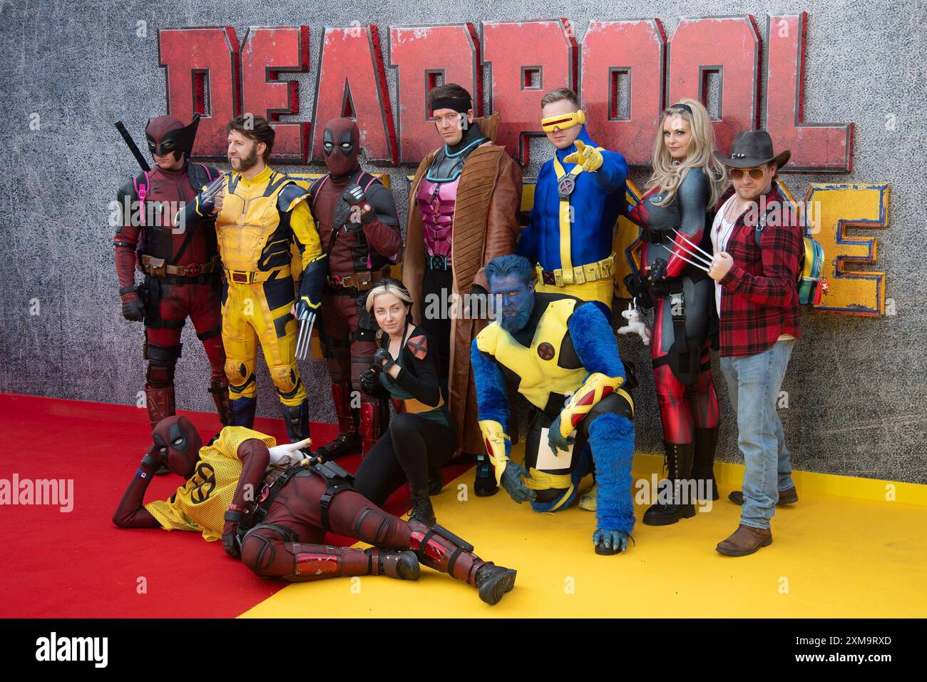 London, Großbritannien. Juli 2024. Im Bild: Fans, die als X-Men-Charaktere gekleidet sind ...