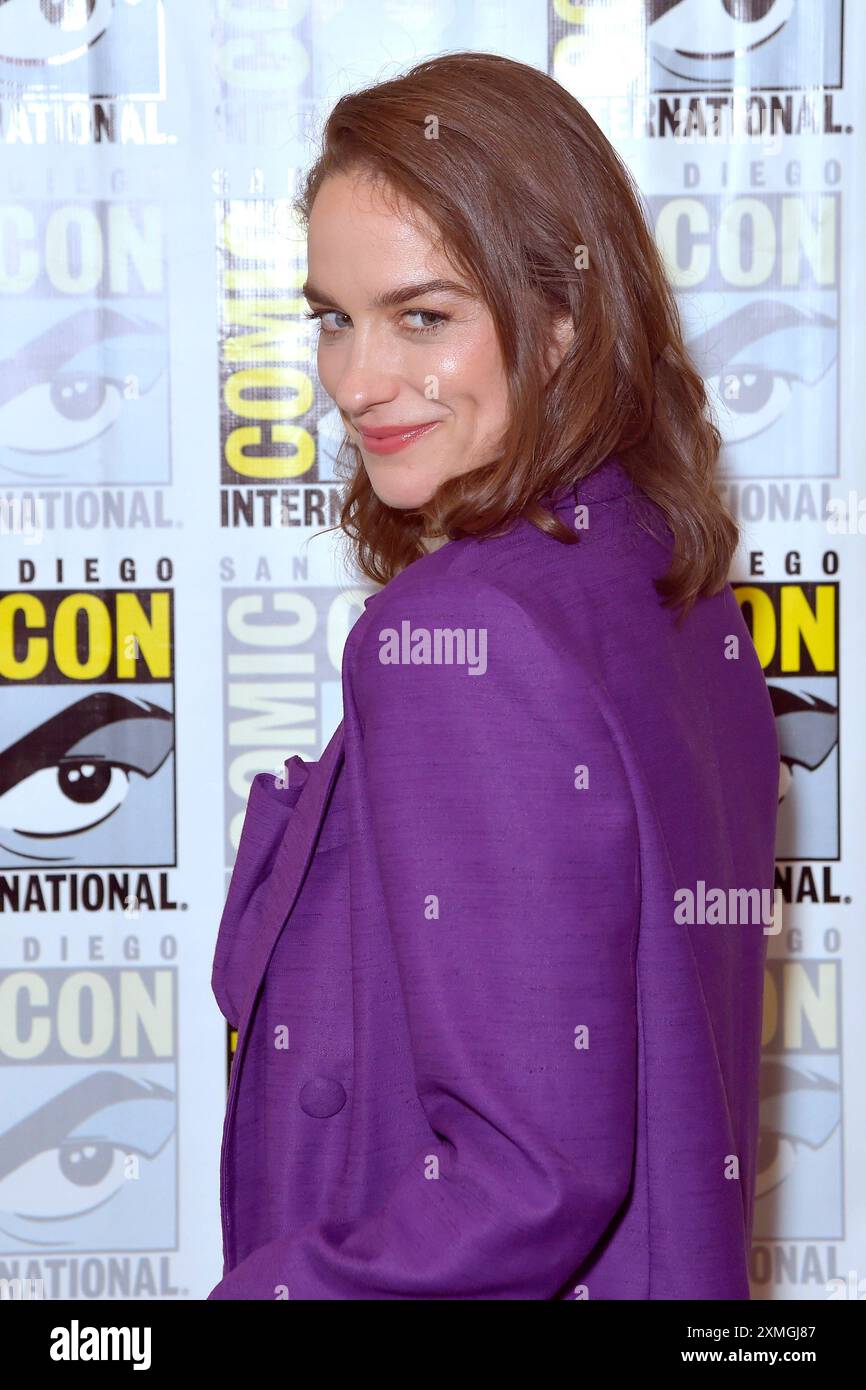 Melanie Scrofano Beim Photocall Zu Tubi Fernsehfilm Wynonna Earp