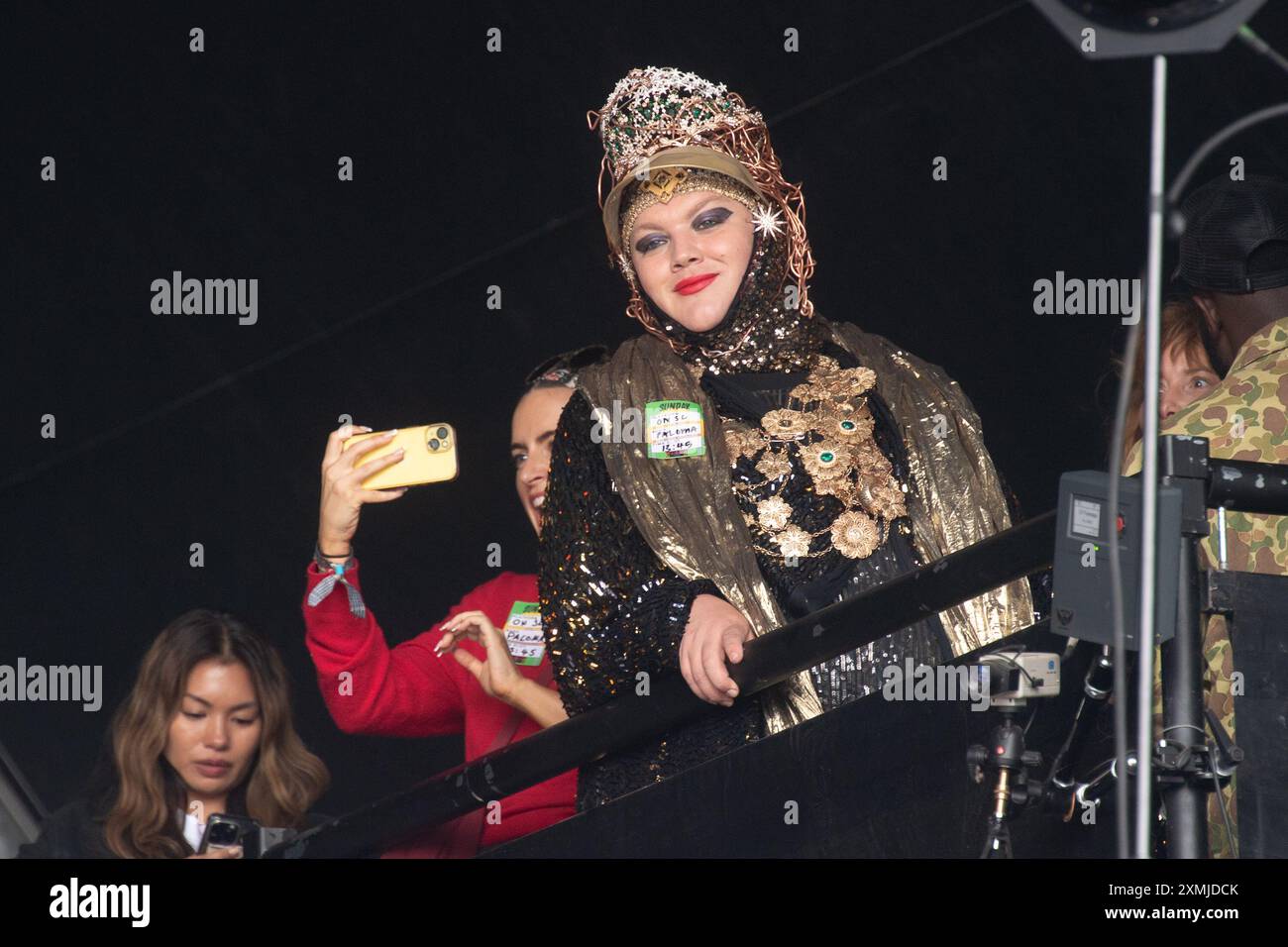 Glastonbury, Großbritannien. 30. Juni 2024. Daniel Lismore wurde auf ...