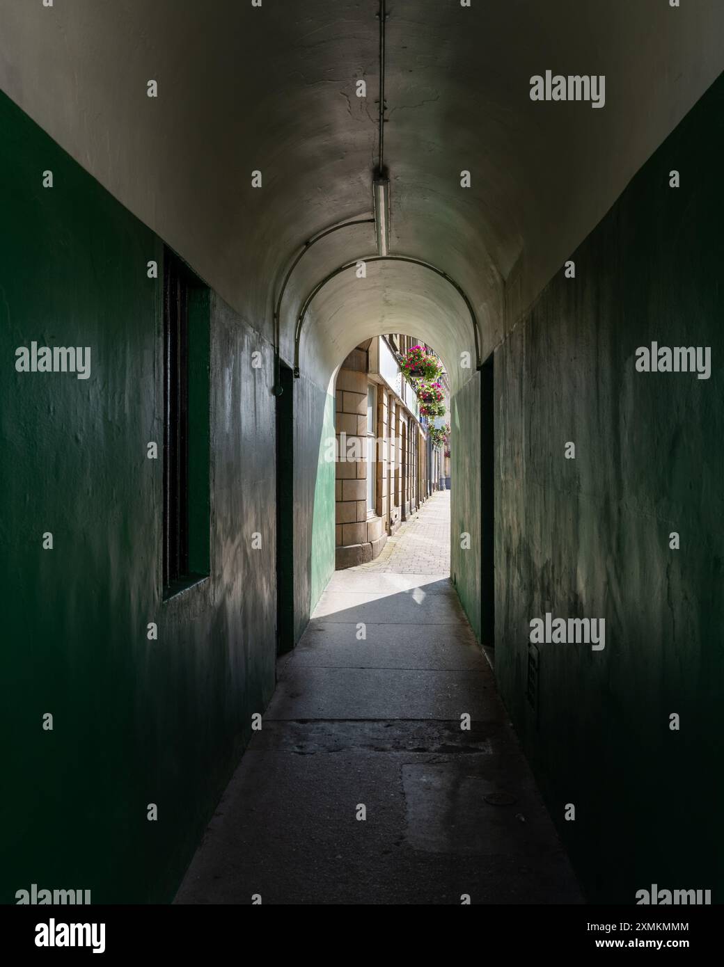 28. Juli 2024. High Street, Forres, Moray, Schottland. Das ist der ...