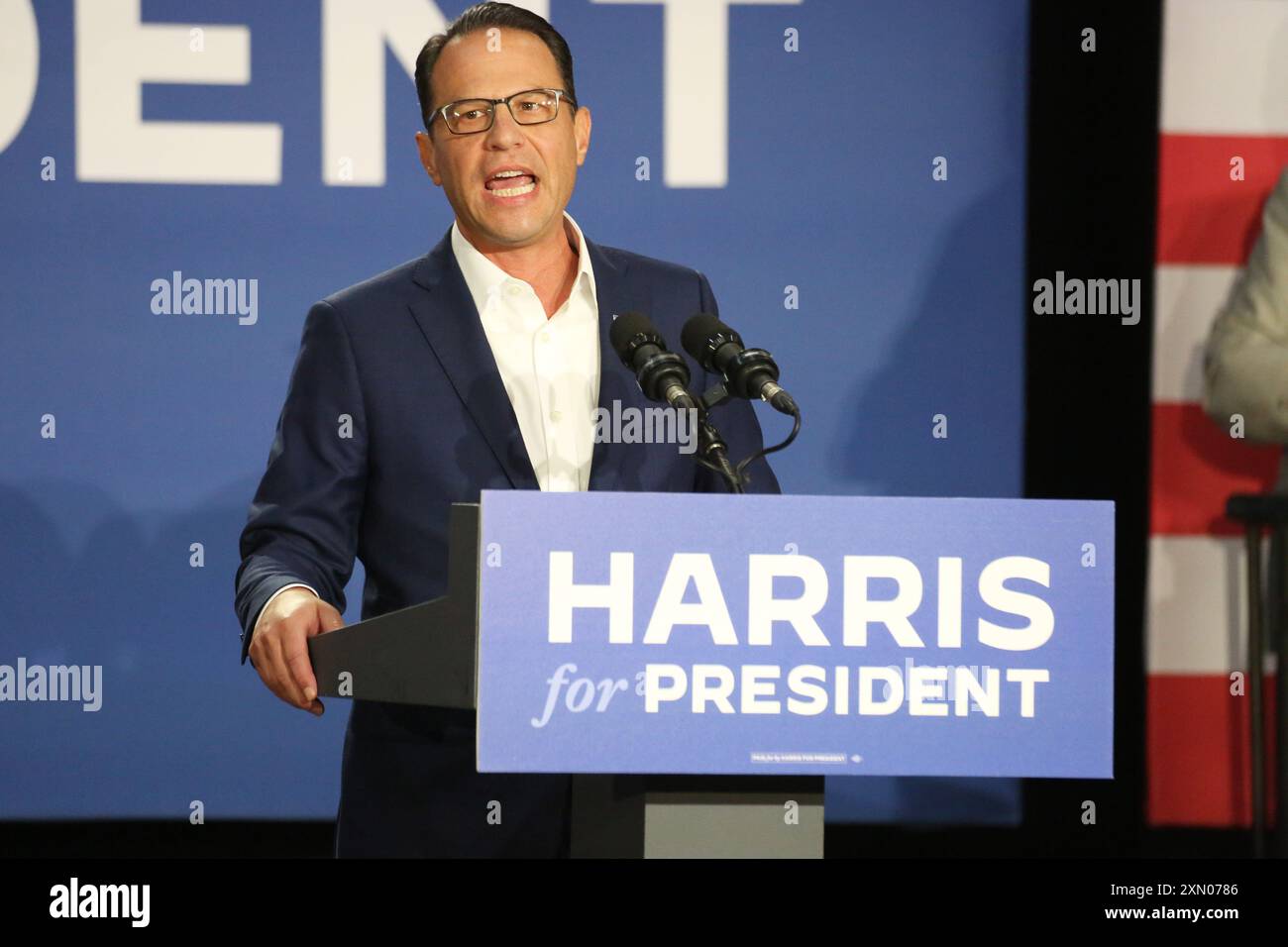 29. Juli 2024: Die Gouverneure Josh Shapiro und Gretchen Whitmer werden ...