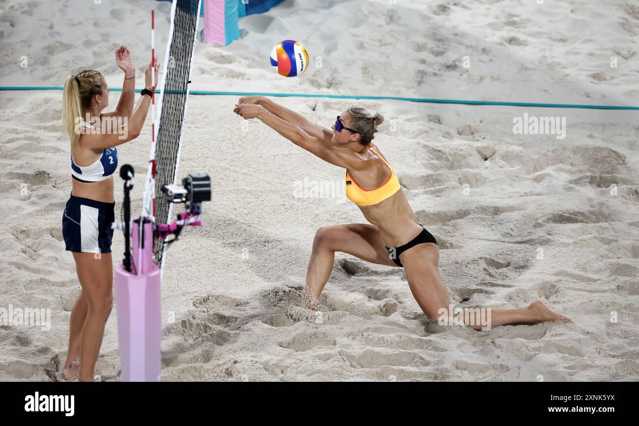 PARIS, FRANKREICH - 29. JULI: Louisa Lippmann vom Team Deutschland , Alexia Richard vom Team ...