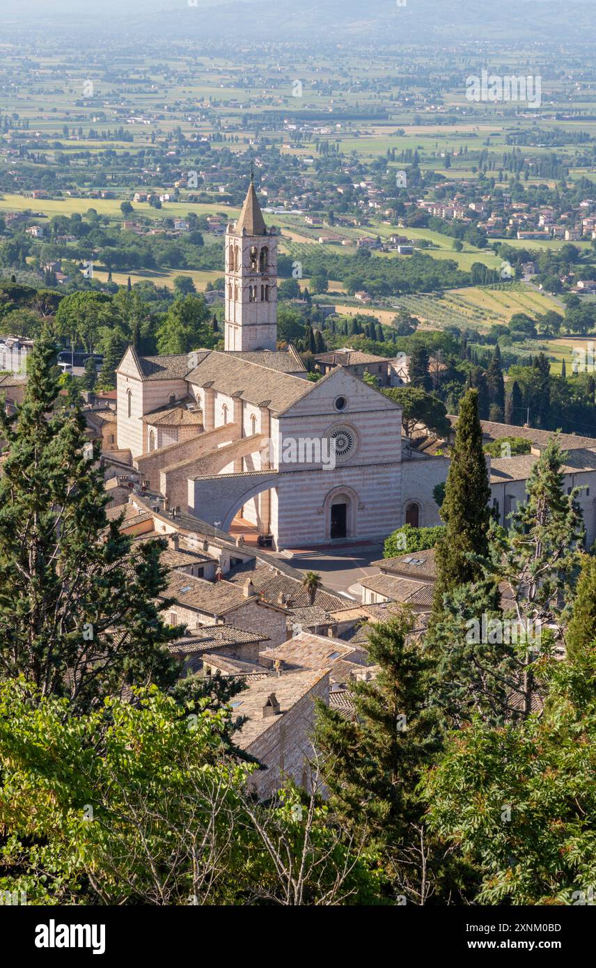 Basilique de santa chiara -Fotos und -Bildmaterial in hoher Auflösung ...