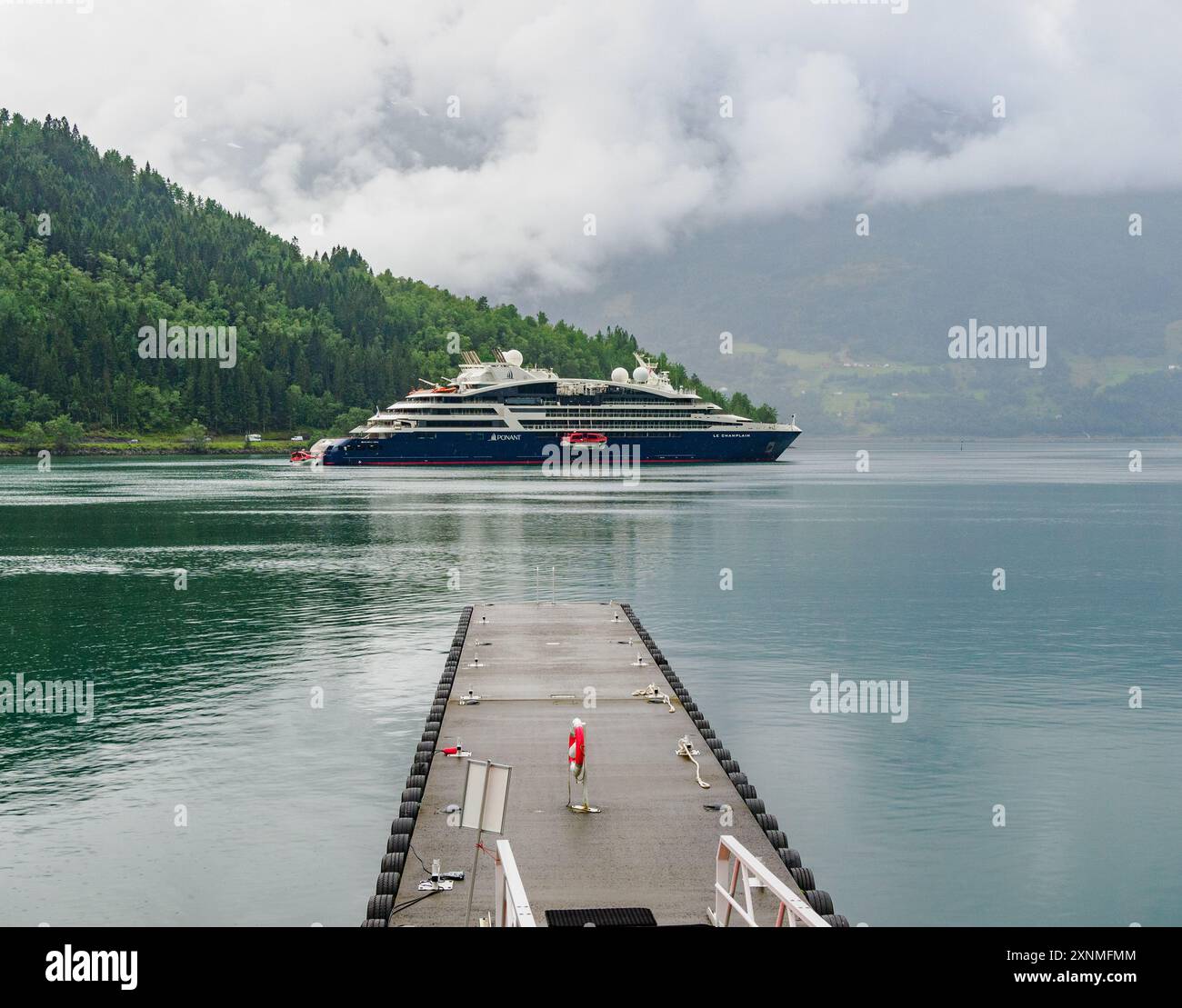 Le champlain cruise liner -Fotos und -Bildmaterial in hoher Auflösung ...