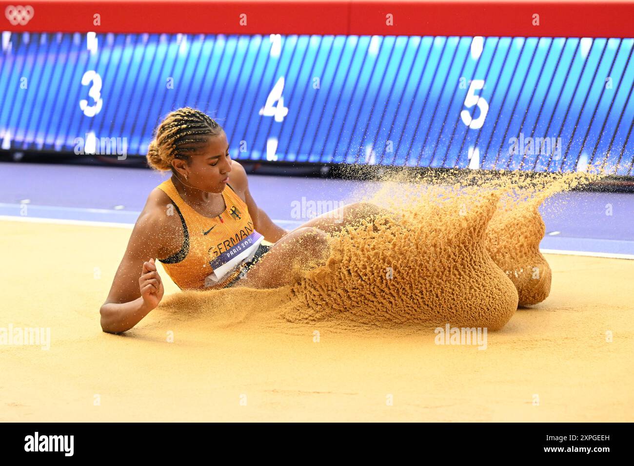 Mikaelle assani paris 2024 -Fotos und -Bildmaterial in hoher Auflösung ...
