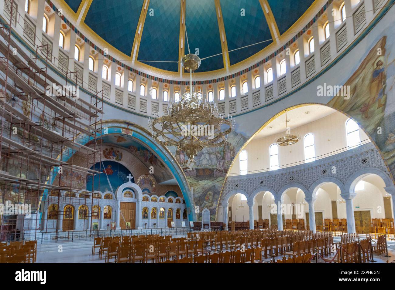 Die Auferstehungskathedrale ist eine albanisch-orthodoxe Kirche im Zentrum von Tirana und gilt ...