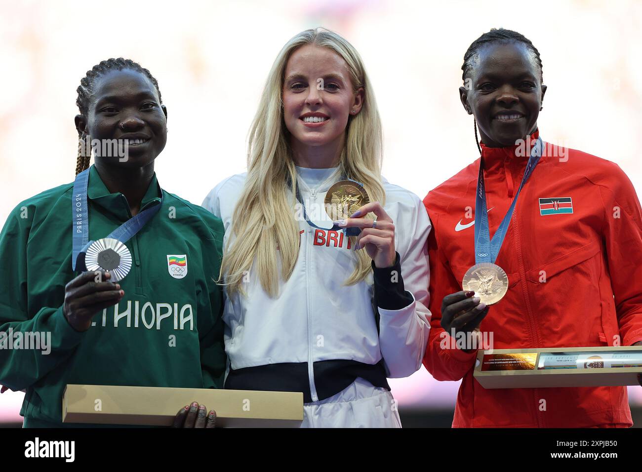 Paris, Frankreich. August 2024. Goldmedaillengewinner Keely Hodgkinson ...