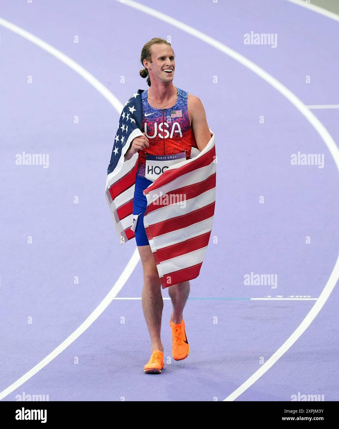 Cole Hocker feiert am elften Tag der Olympischen Spiele 2024 in ...