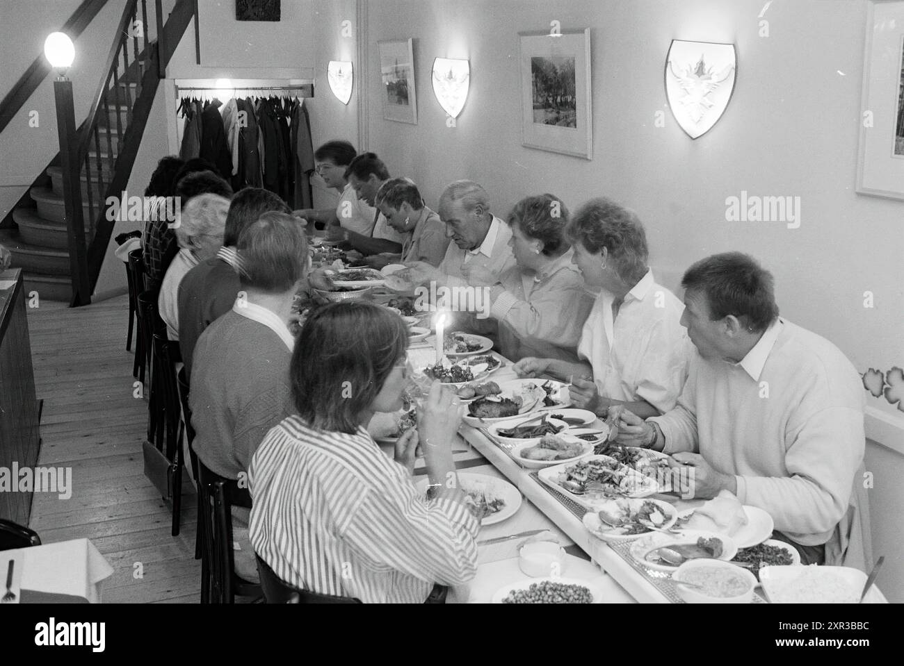 Restaurant de lachende javaan -Fotos und -Bildmaterial in hoher ...